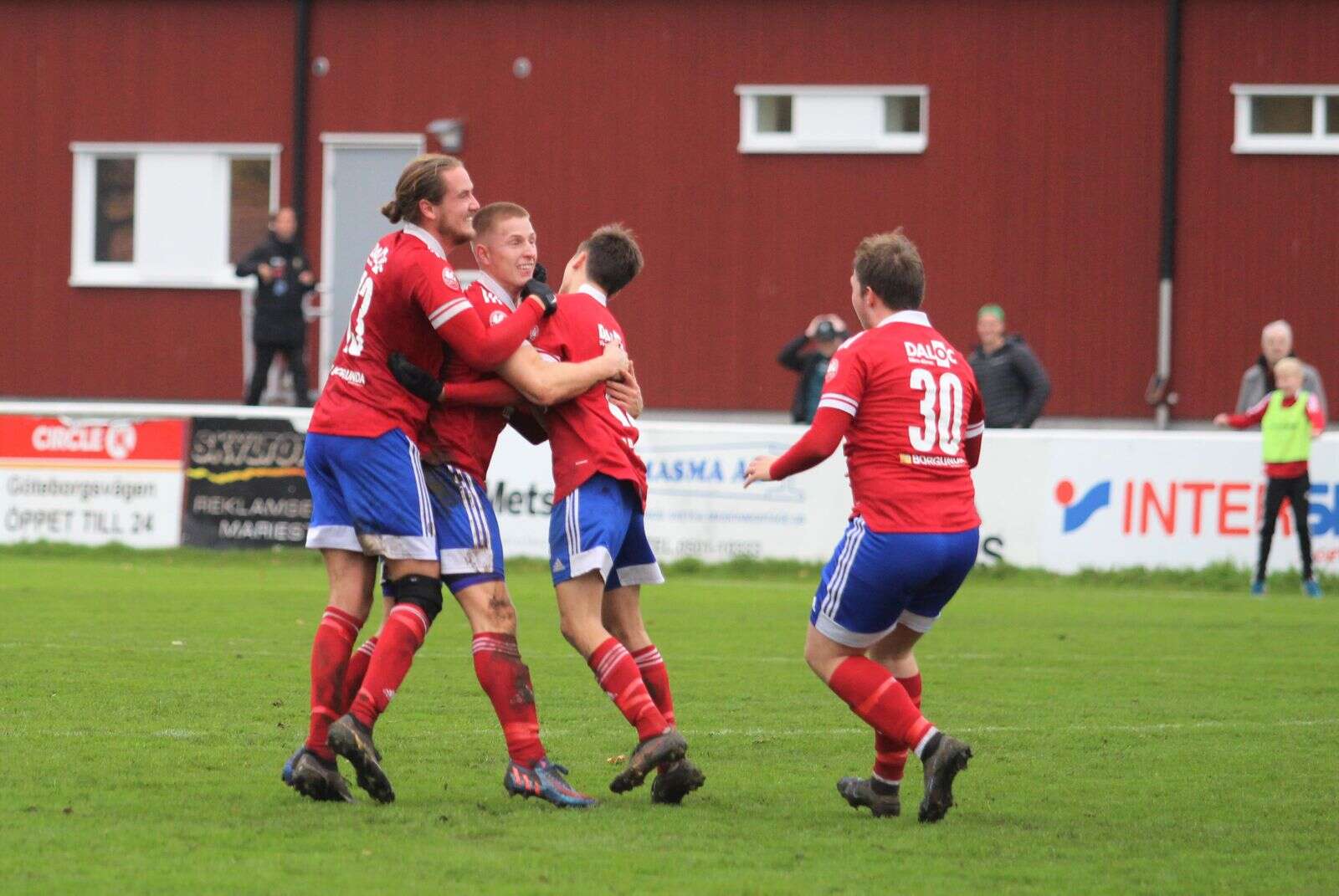 Mariestads-Tidningen - Adam Stenberg MBK:s kvalhjälte: ”Första målet i år”