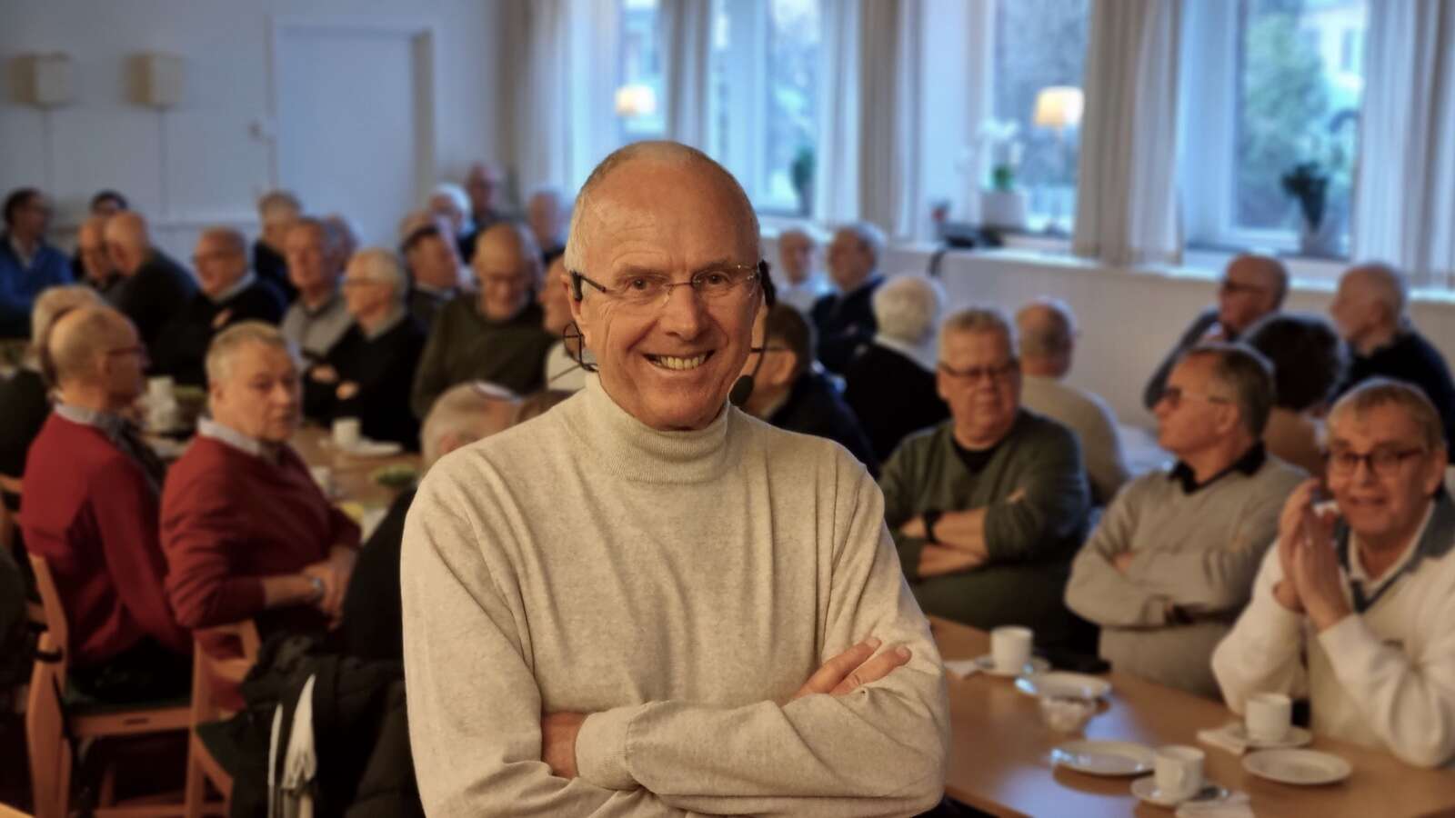 NKP - Kö för att lyssna på ”Svennis”: ”Fem år av paparazzis utanför där ...