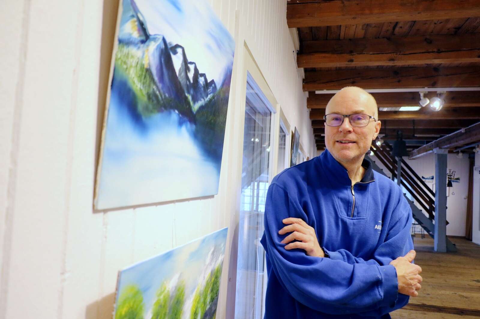 Filipstads Tidning - Träslöjdsläraren som målar med olja och eld