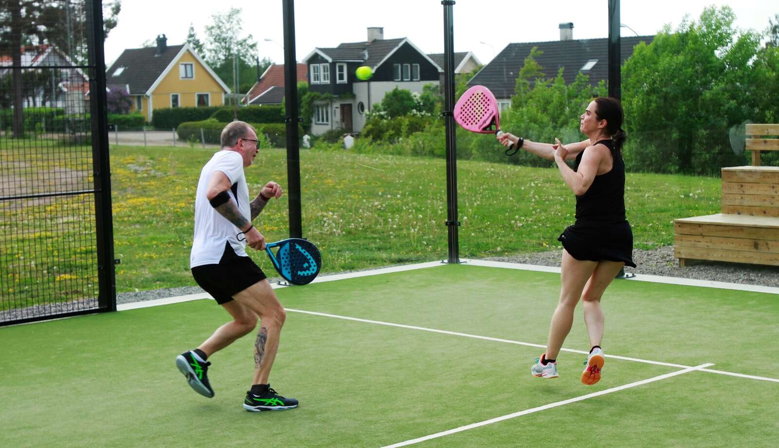 NKP - Spelar padel upp till sex dagar i veckan – ”Det blir som en drog”