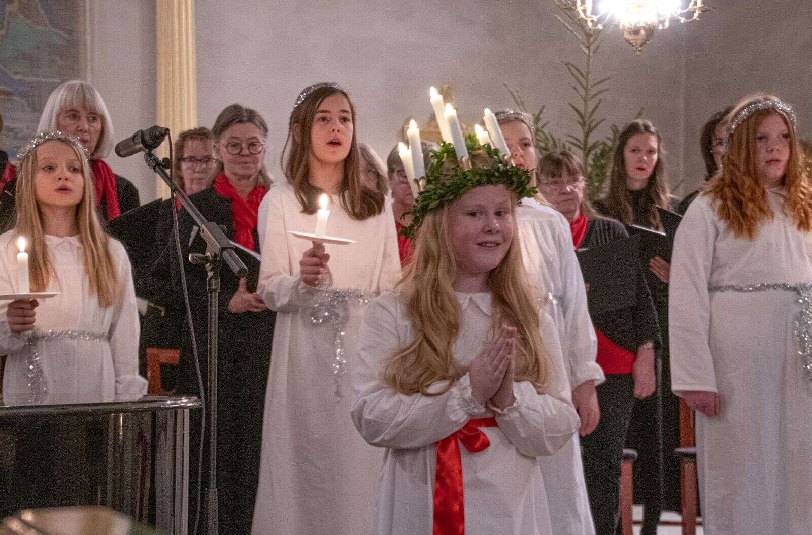 Mariestads-Tidningen - Skimrande julkonsert i Fredsberg