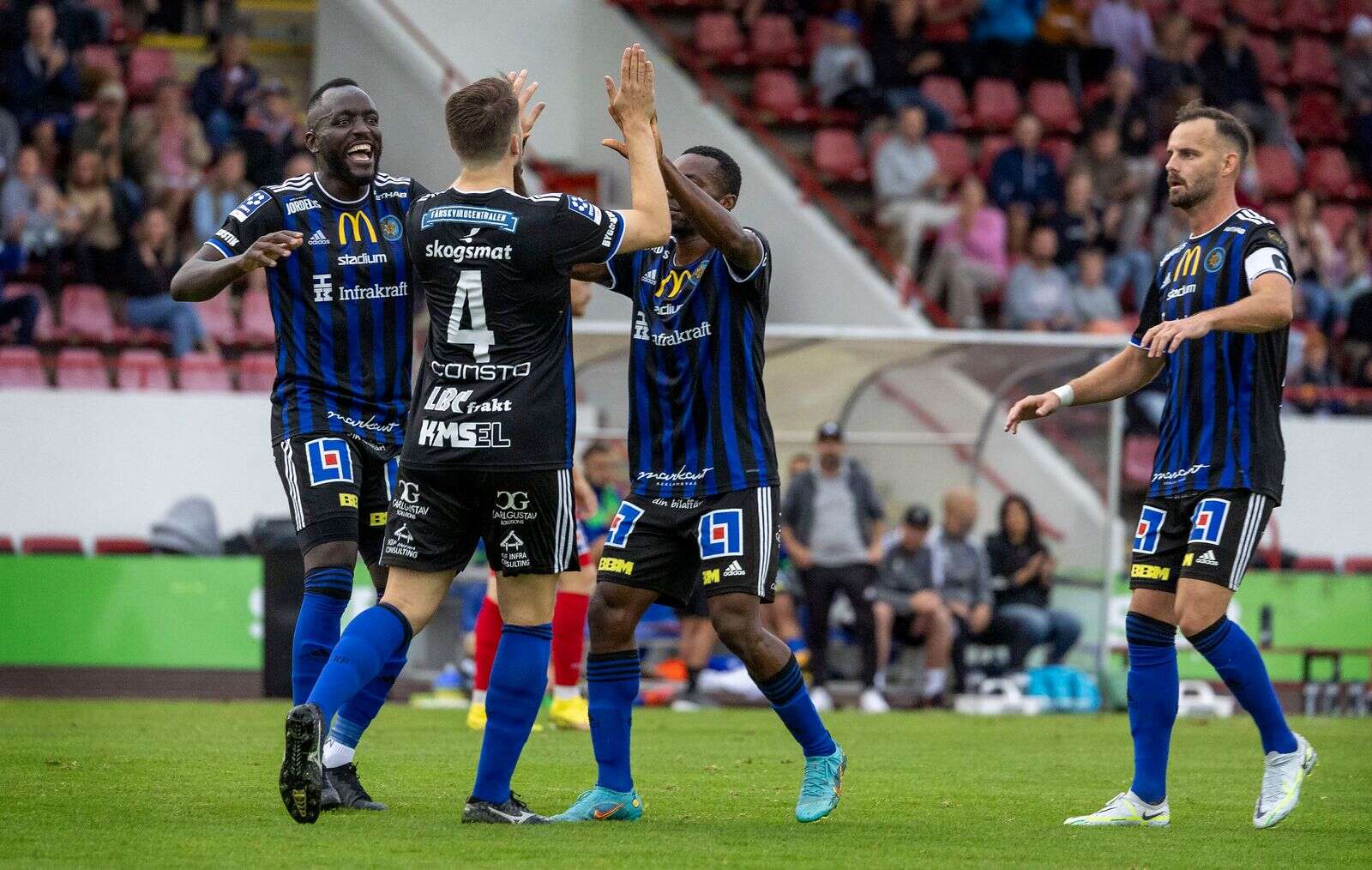 NWT - Målkalas när Karlstad Fotboll vann rysarmatch – nu är man med i ...