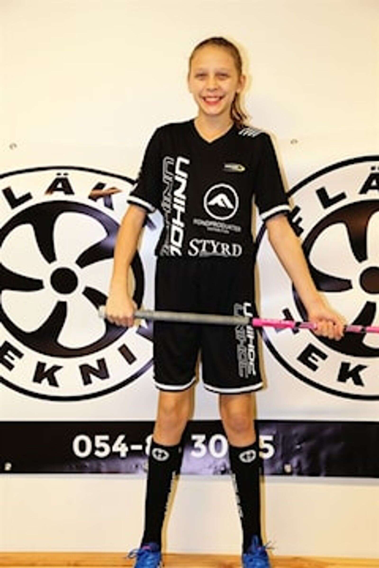 NWT - De värmländska tjejerna till semifinal i SM - respass för killarna